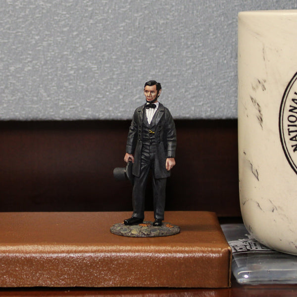 Miniature Collector's Figurine President Abraham Lincoln – National ...