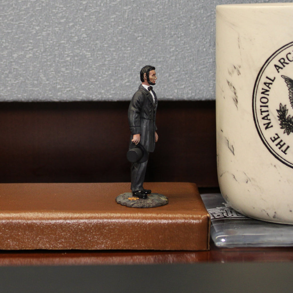 Miniature Collector's Figurine President Abraham Lincoln – National ...
