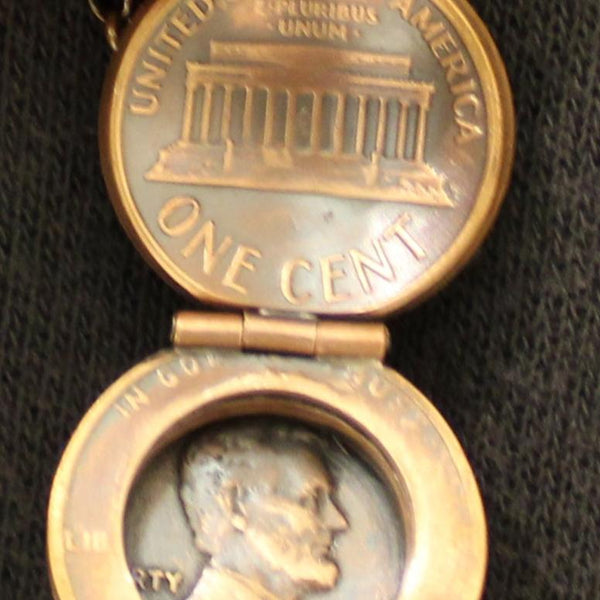 Abe Lucky Locket – National Archives Store