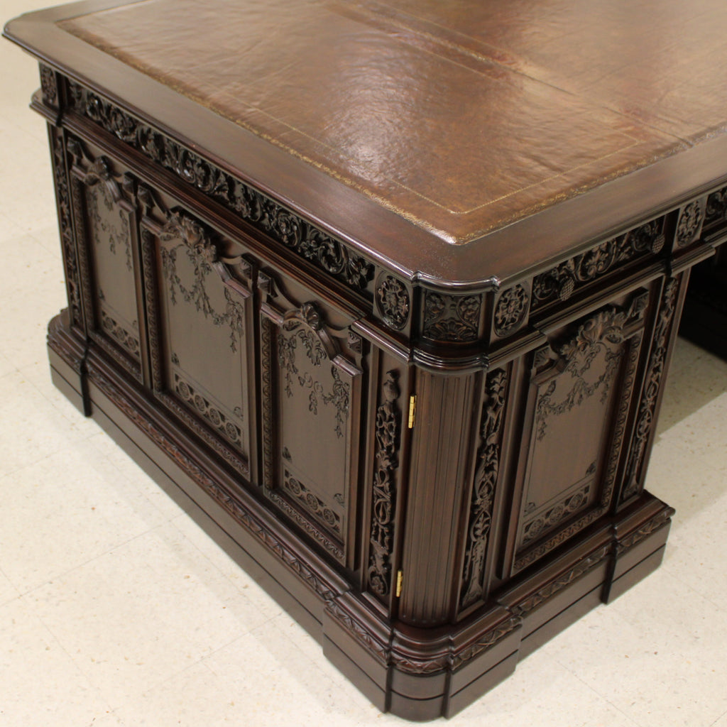 Resolute Desk Replica – National Archives Store