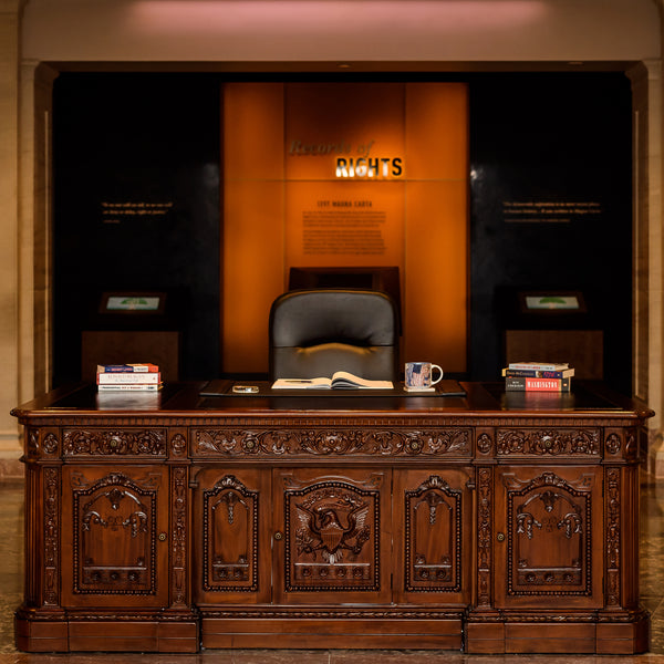 Resolute Desk Replica – National Archives Store