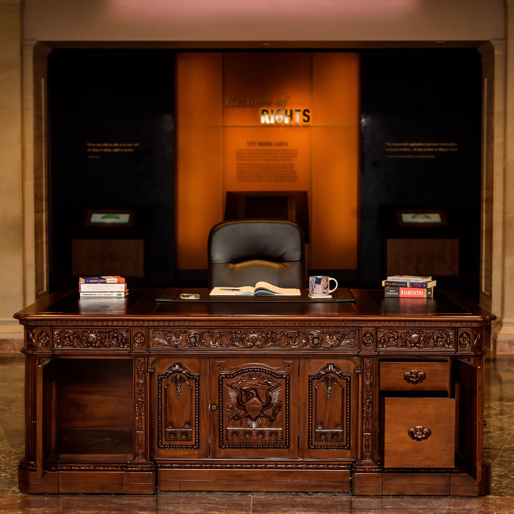 Resolute Desk Replica – National Archives Store