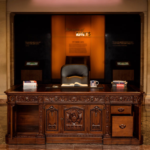 Resolute Desk Replica – National Archives Store