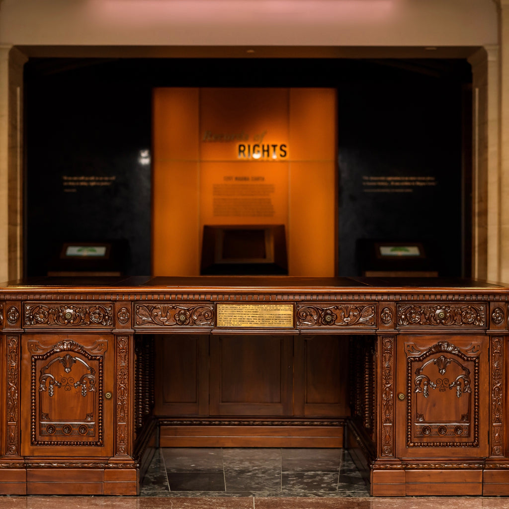 Resolute Desk Replica – National Archives Store