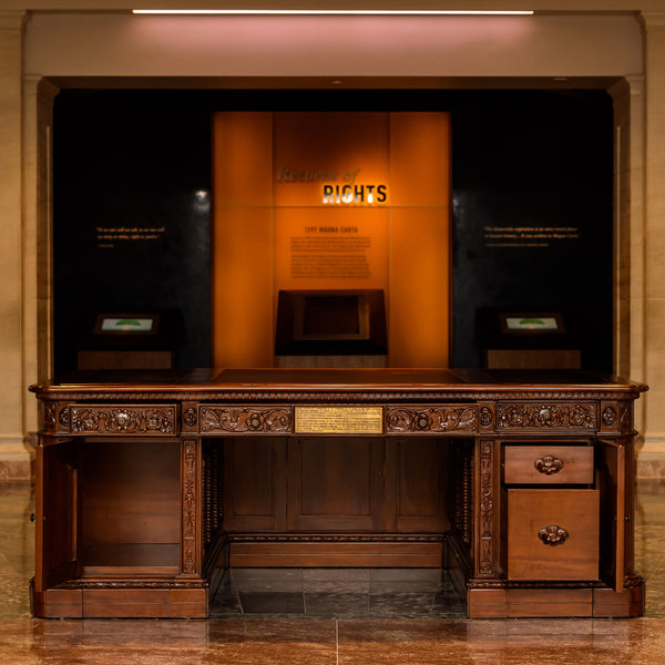 Resolute Desk Replica – National Archives Store