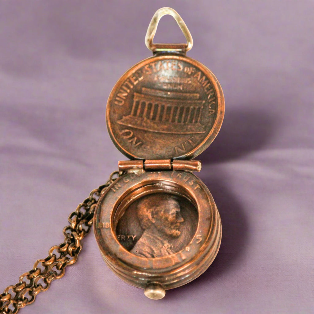 Abe Lucky Locket – National Archives Store