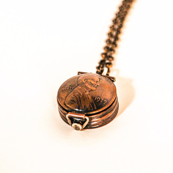 Abe Lucky Locket – National Archives Store