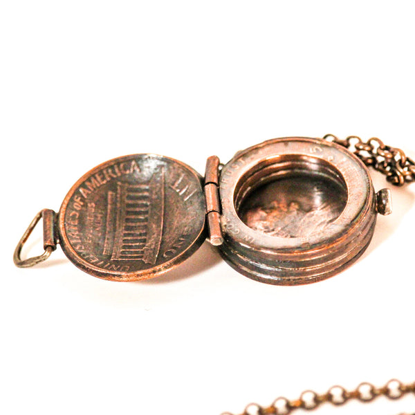 Abe Lucky Locket – National Archives Store